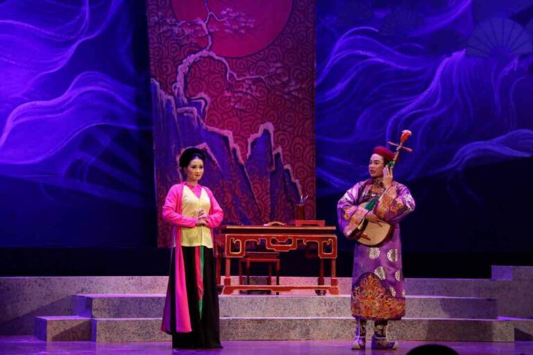 Nghệ thuật hát chèo - Nguồn gốc và những điều cần biết - Ditich365 ...